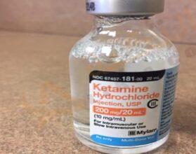 دايفونيكس (Daivonex) دواعي الاستعمال، الآثار الجانبية، الجرعة والموانع